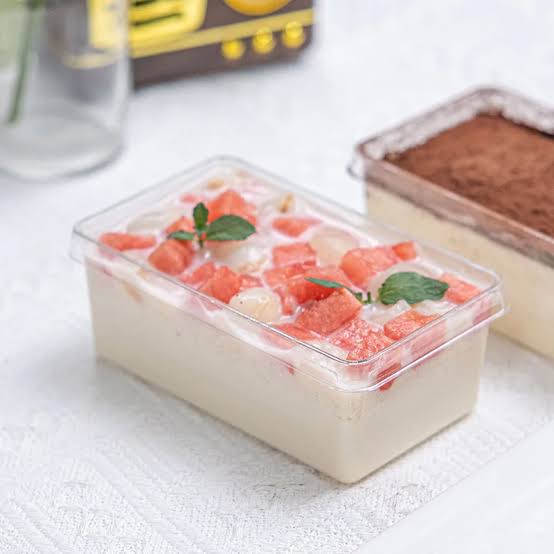 RECTANGLE PLASTIC DESSERT CONTAINER / TIRAMISU BOX – Dispozable